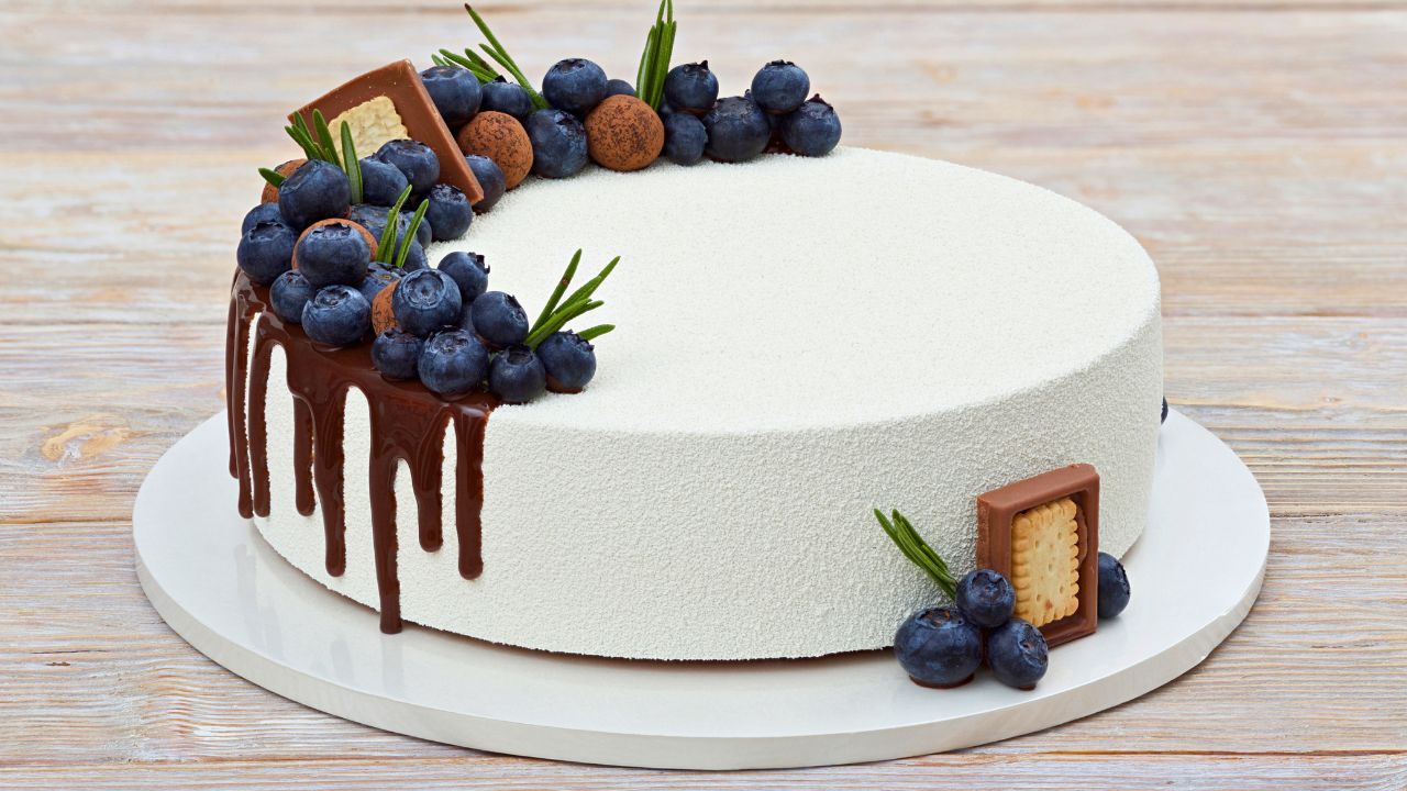 My white chocolate cake was a huge success at a family party, then my ...