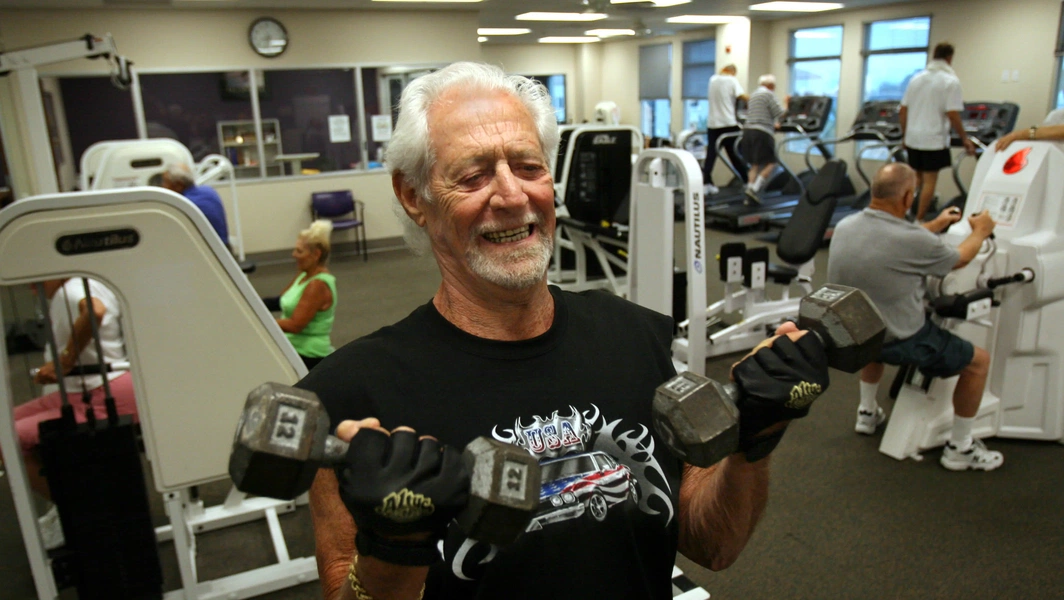 Experts say men over 40 can build muscle without training to failure