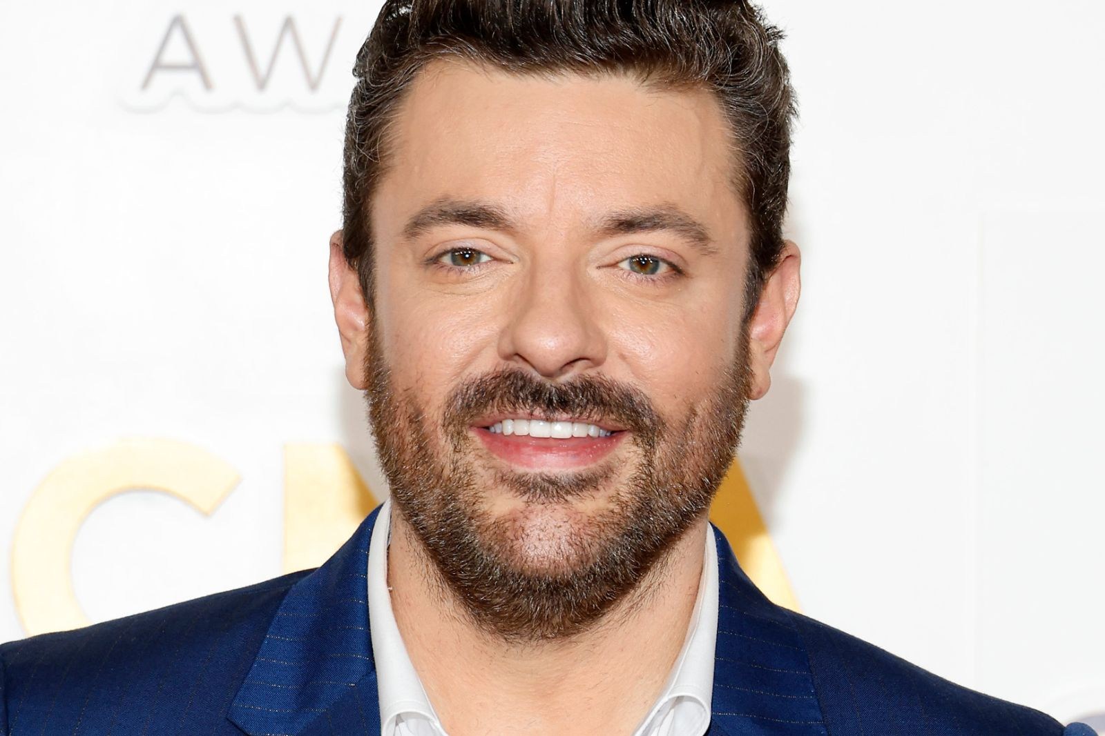 Chris Young safe after plane he was on suffered brake failure mid-flight