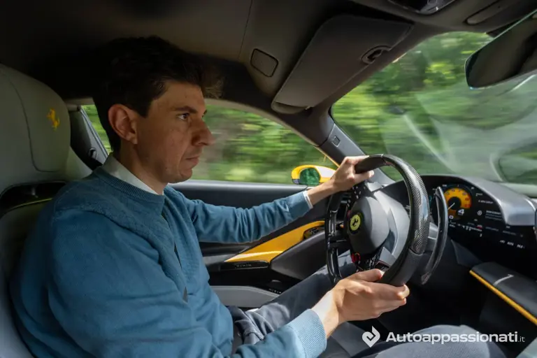 Ho guidato la Ferrari 849 Testarossa, oltre la fisica, dritto all'anima ...