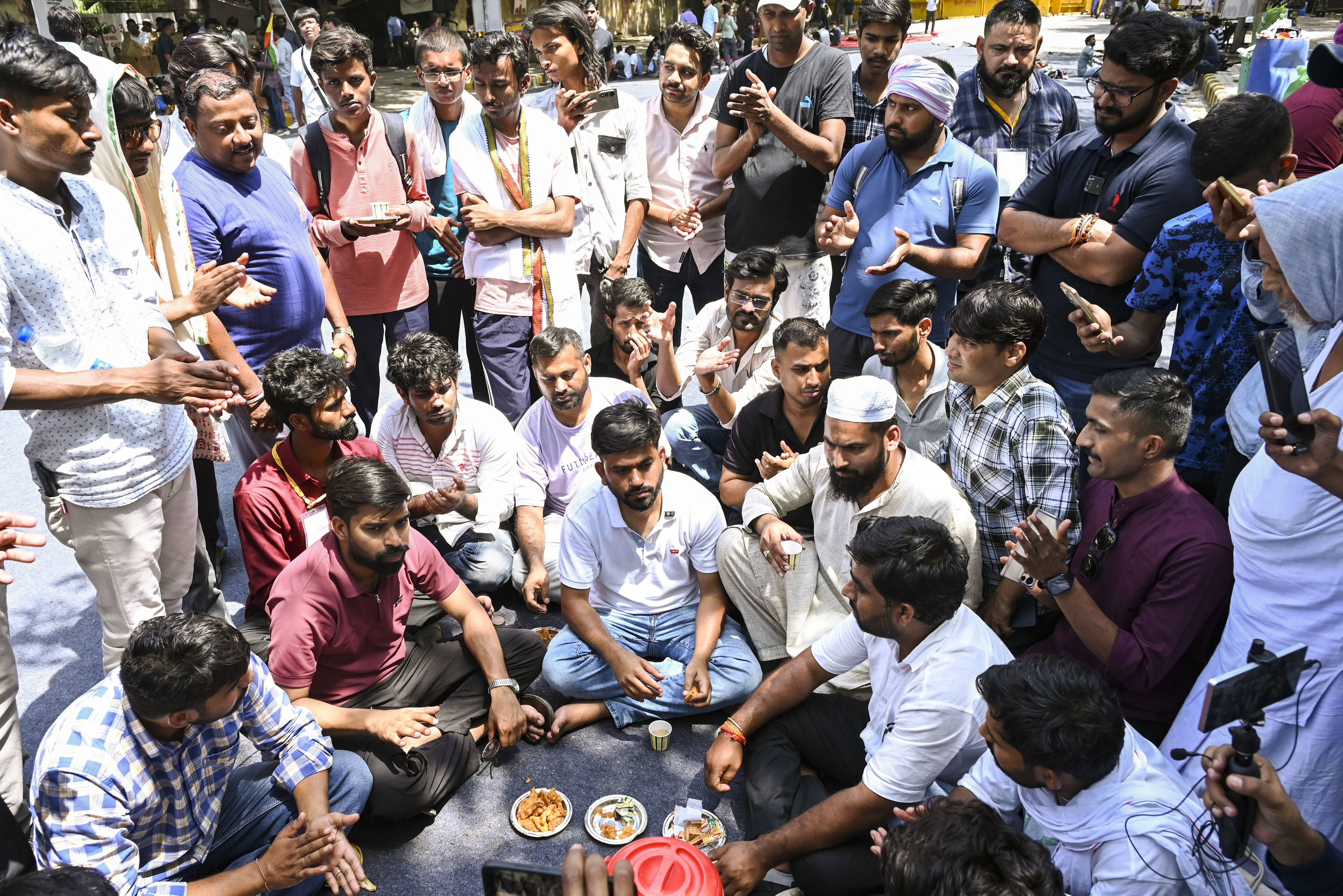 Day 3 of CJP sit-in at Delhi's Jantar Mantar: Dipke steps up attack ...