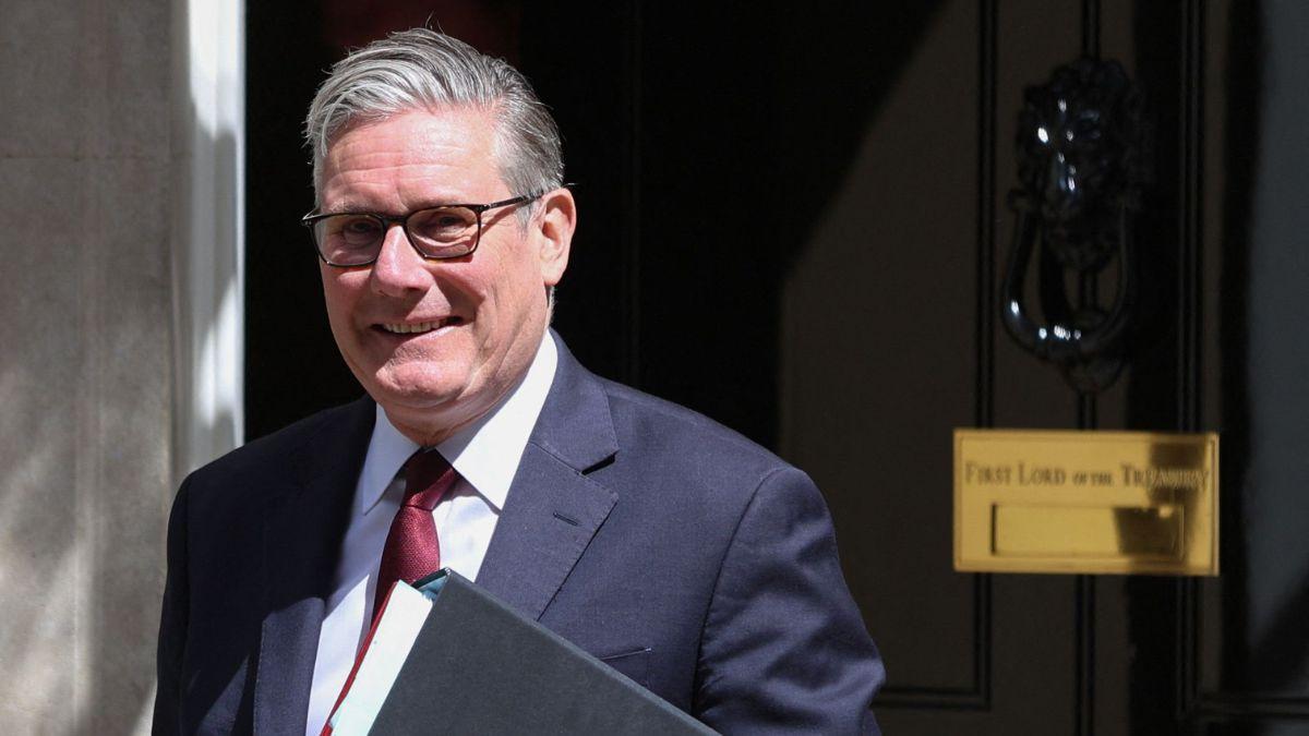 Keir Starmer chokes up as he announces resignation as UK prime minister ...