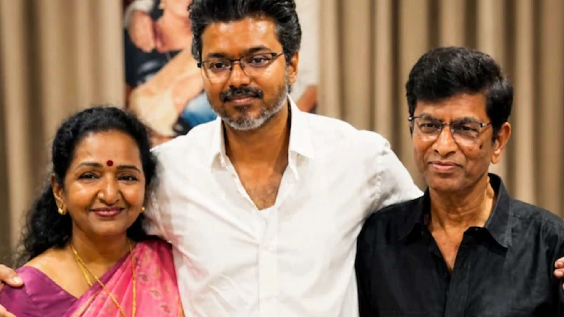 Shoba reveals Vijay's first question to his father, SA Chandrasekhar ...