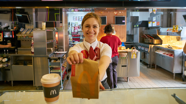 7 rules McDonald's employees are never allowed to break