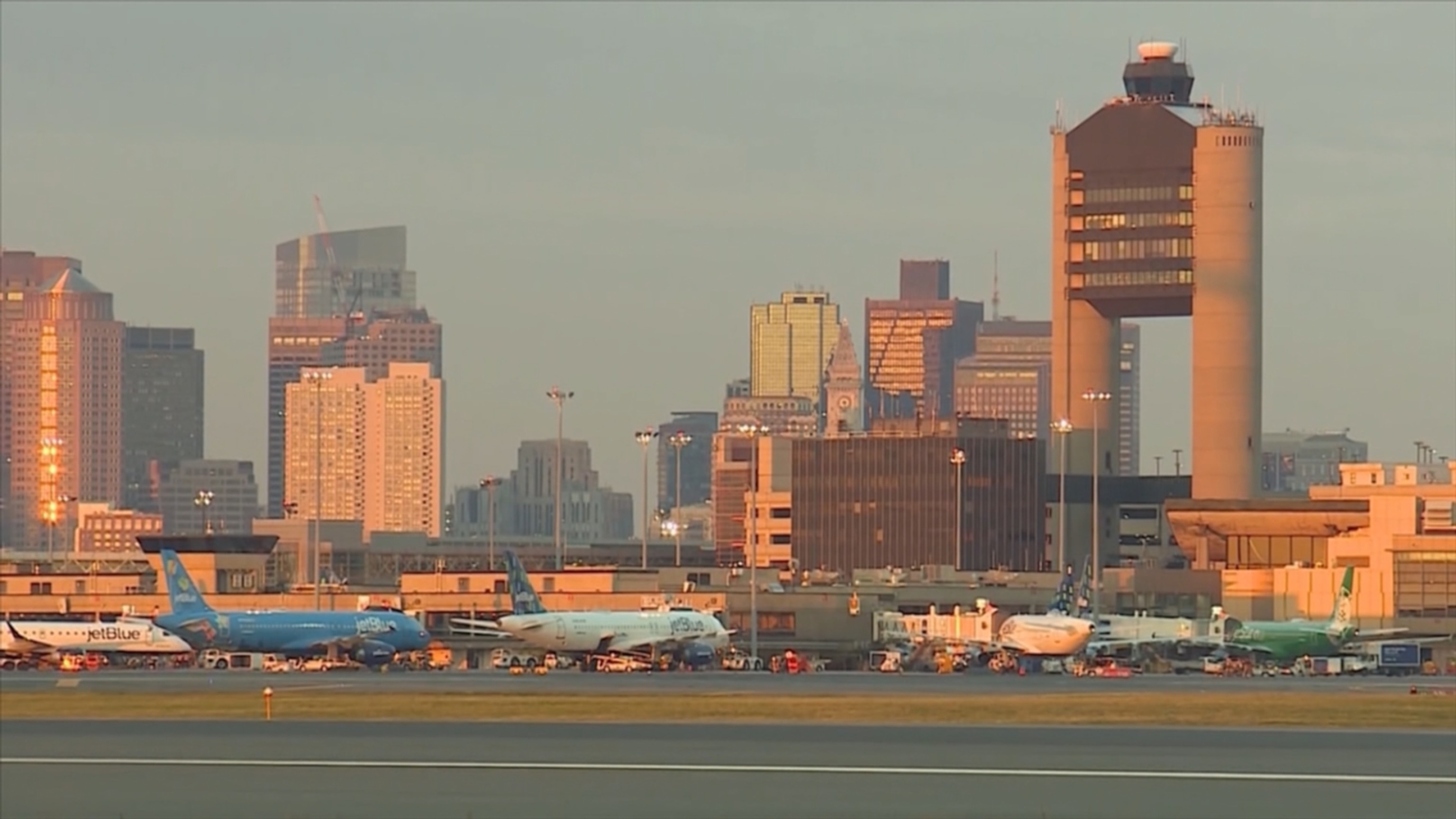 Planes avoid collision in close call