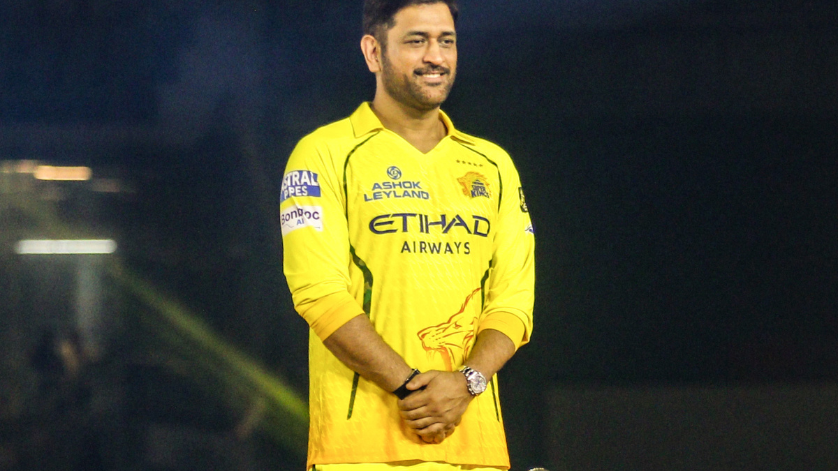 Dhoni has to be the Federer of cricket, Kohli can be compared to ...