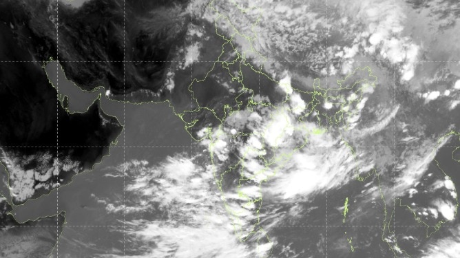 Monsoon rain across west coast, central India to swelter on Tuesday