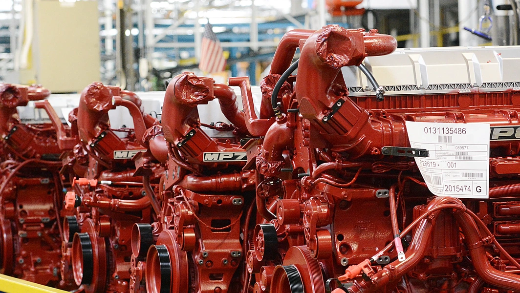 6 most powerful semi-truck engines