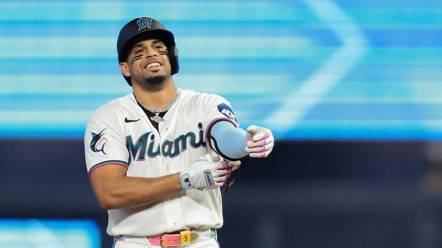 Mariners should be first in line for former Cubs slugging prodigy DFA'd ...