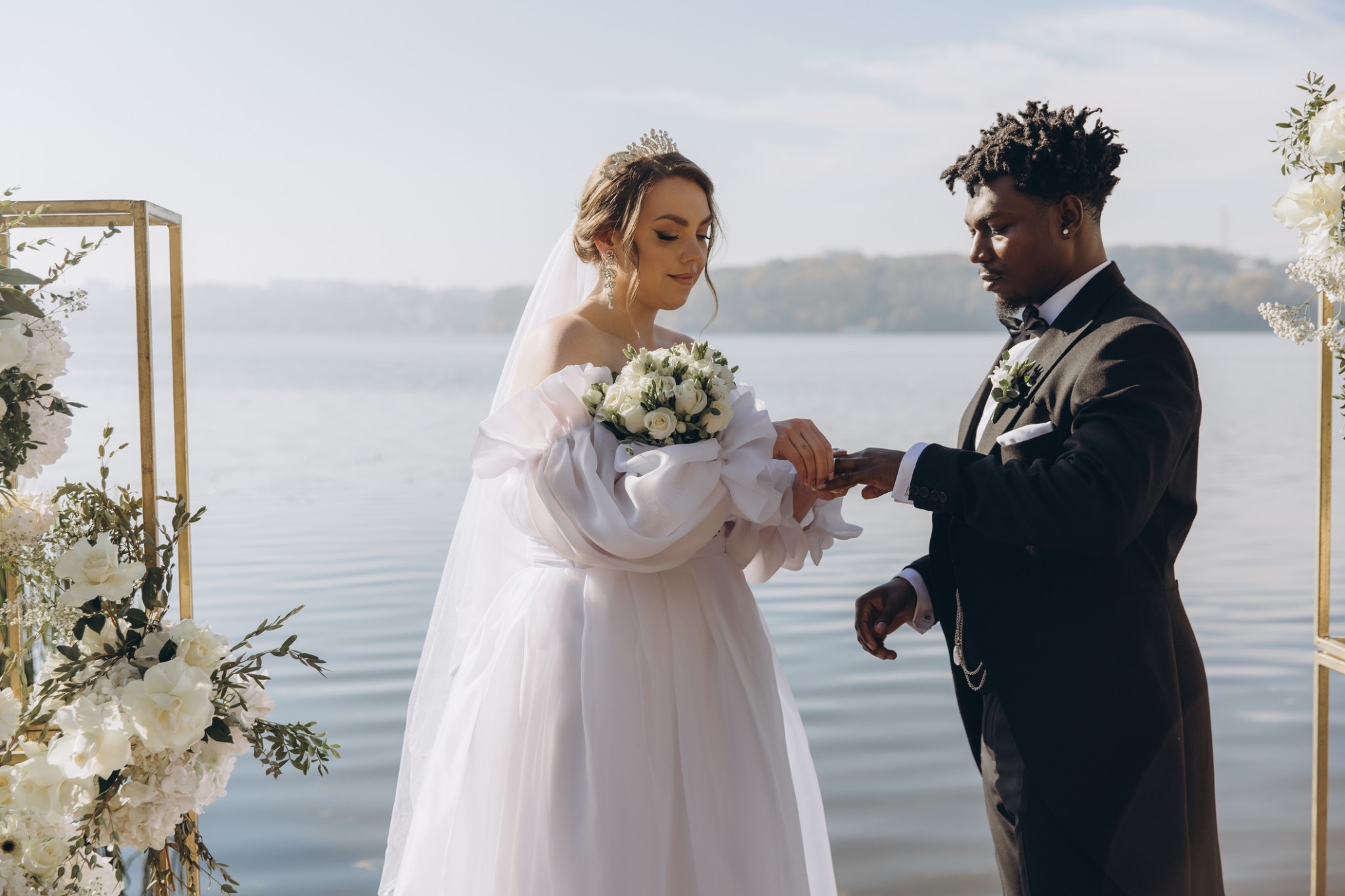 Couple book plane ticket for best friend’s wedding—then comes shock twist