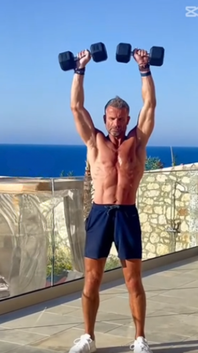 The shoulder workout that goes beyond the Arnold press