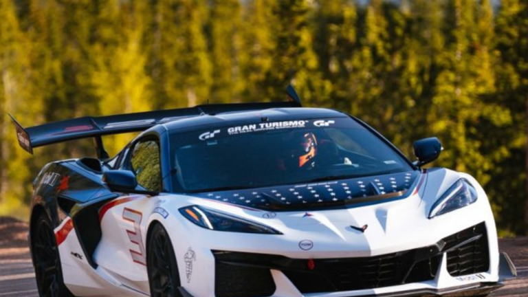 Chevrolet Corvette ZR1X breaks Pikes Peak hillclimb record by over 23 ...