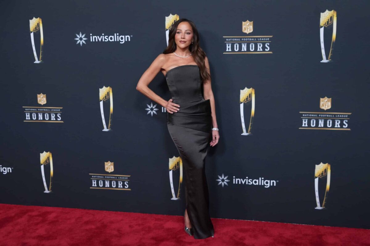 NFL reporter Kay Adams turns heads at NASCAR race