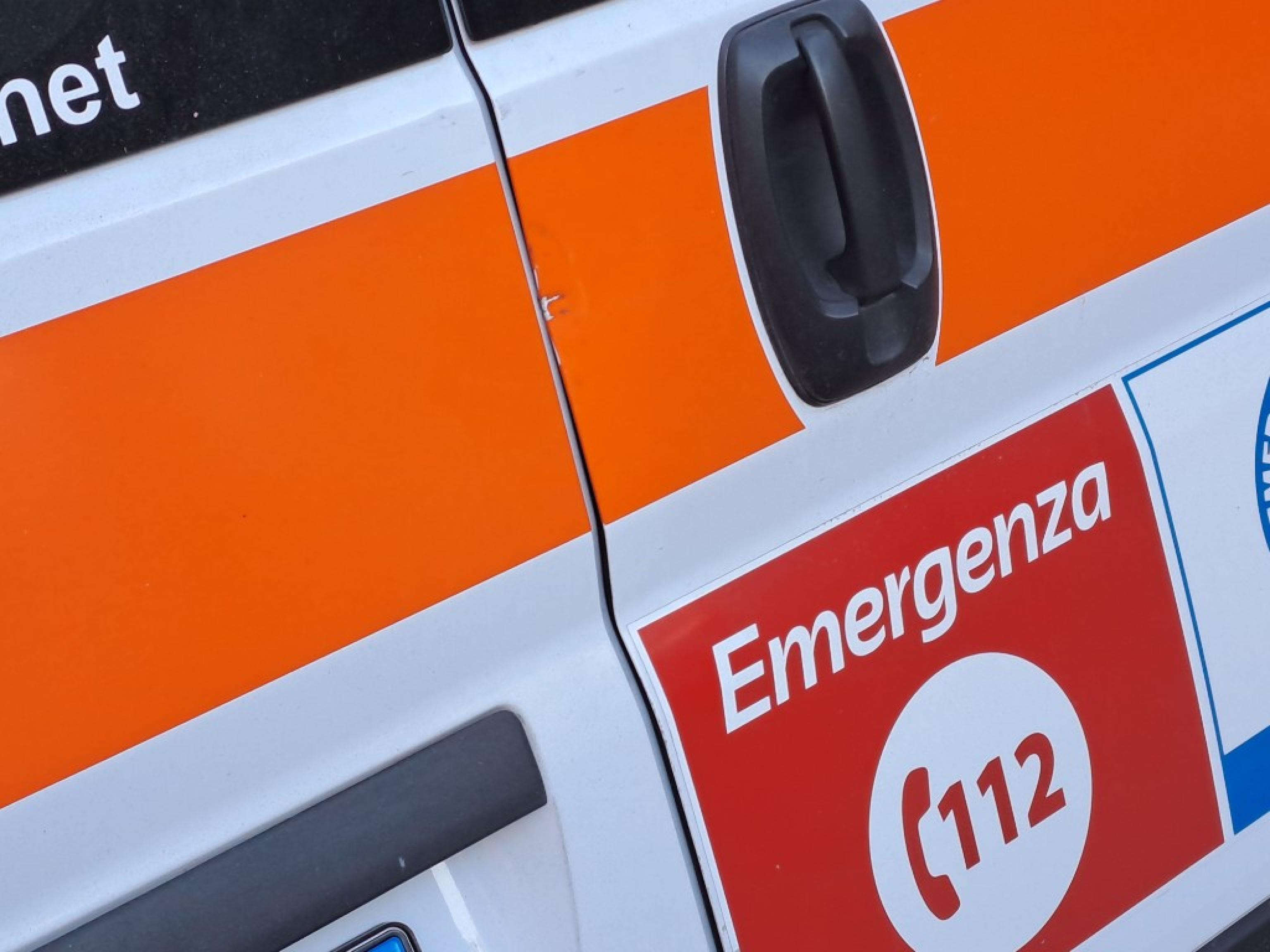 Scontro in A14 nel Fermano, morto il motociclista