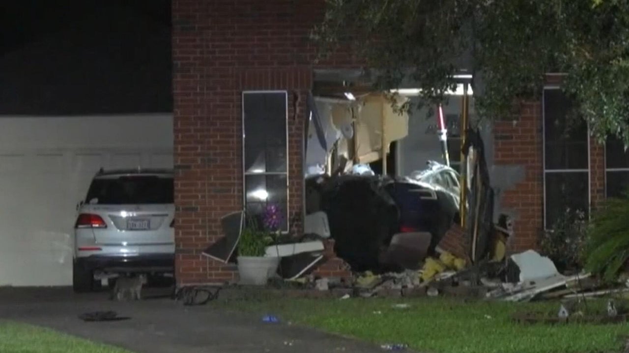 Tesla allegedly on autopilot crashes into Texas home, killing one person