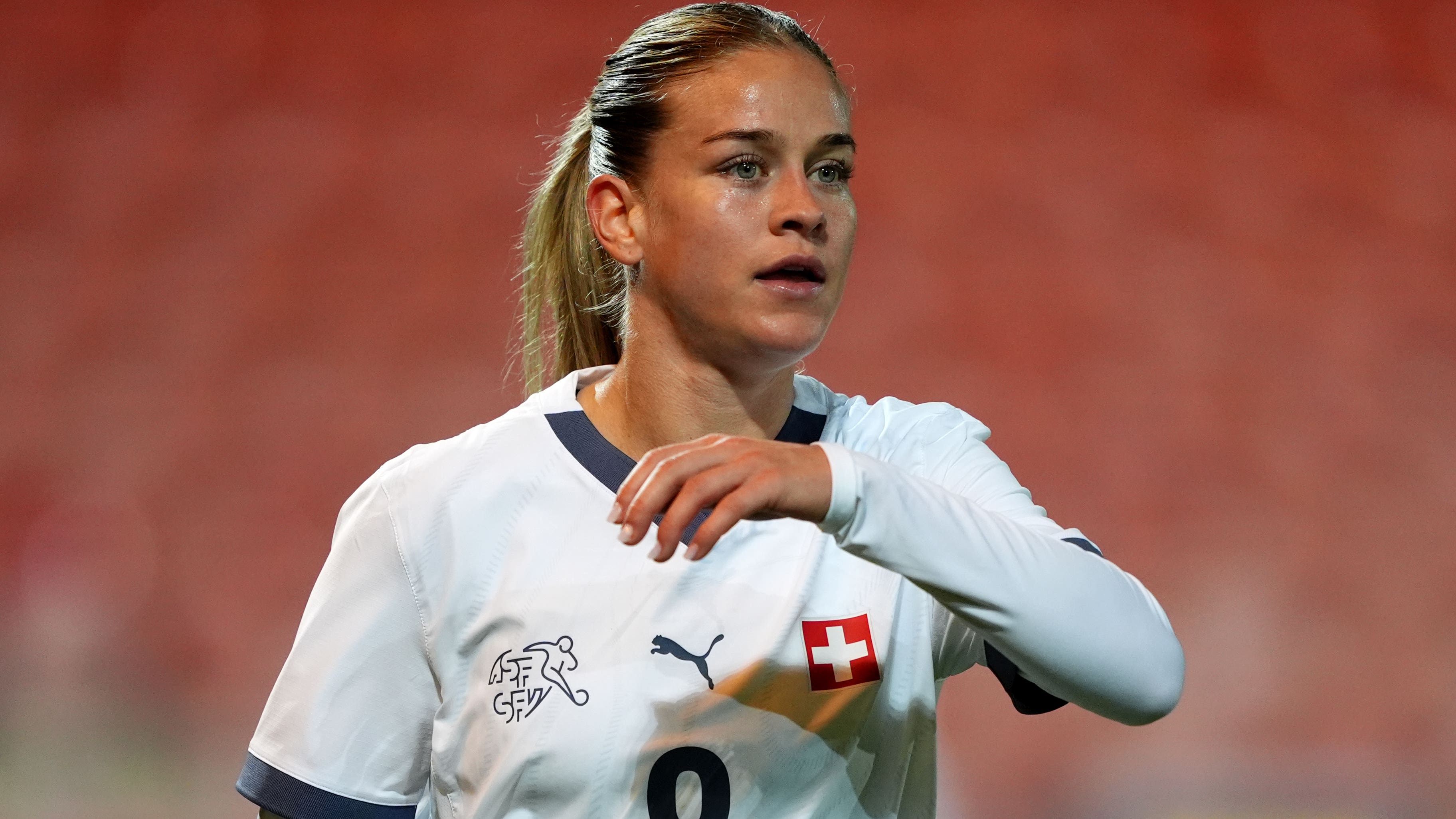 West Ham sign Switzerland defender Nadine Riesen