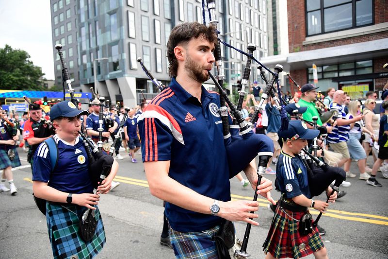 Soccer-Red Sox thank Scotland's Tartan Army for unforgettable Boston ...