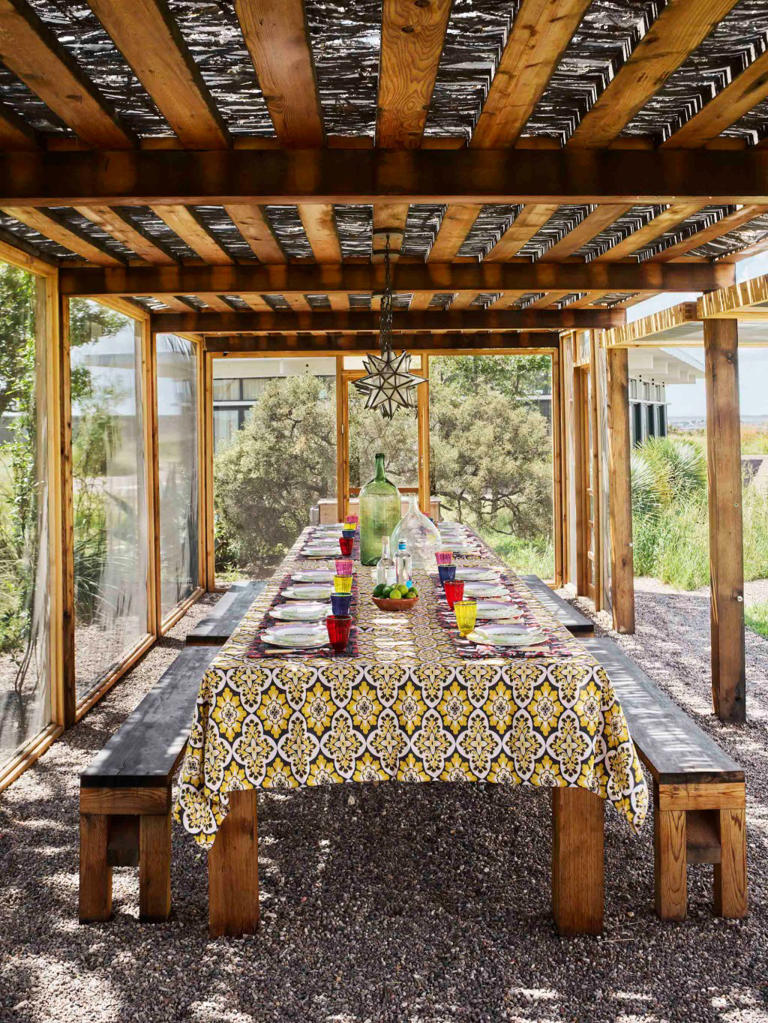 Celeb photog Douglas Friedman gets $2.4M for his stunning Texas home in ...