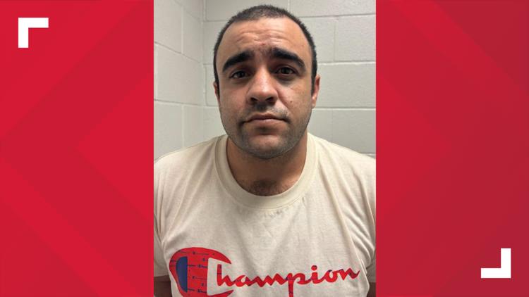 Murder suspect arrested at Eagle Pass port of entry