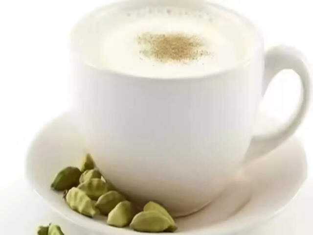 Discover the health benefits of cardamom milk