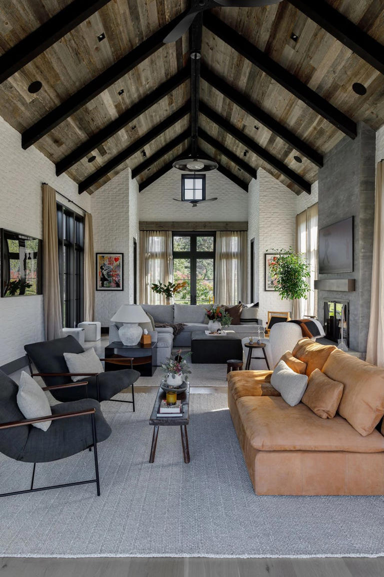 Is it ever a good idea to hire an interior designer whose style differs ...