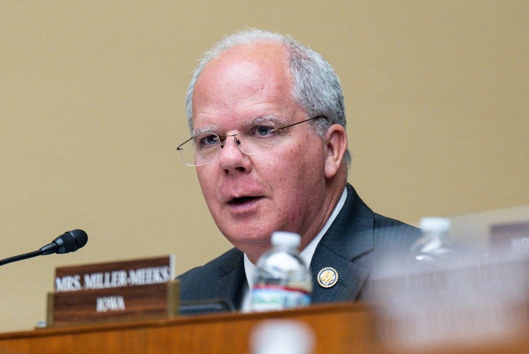 House committee leaders reach agreement to advance online safety bill
