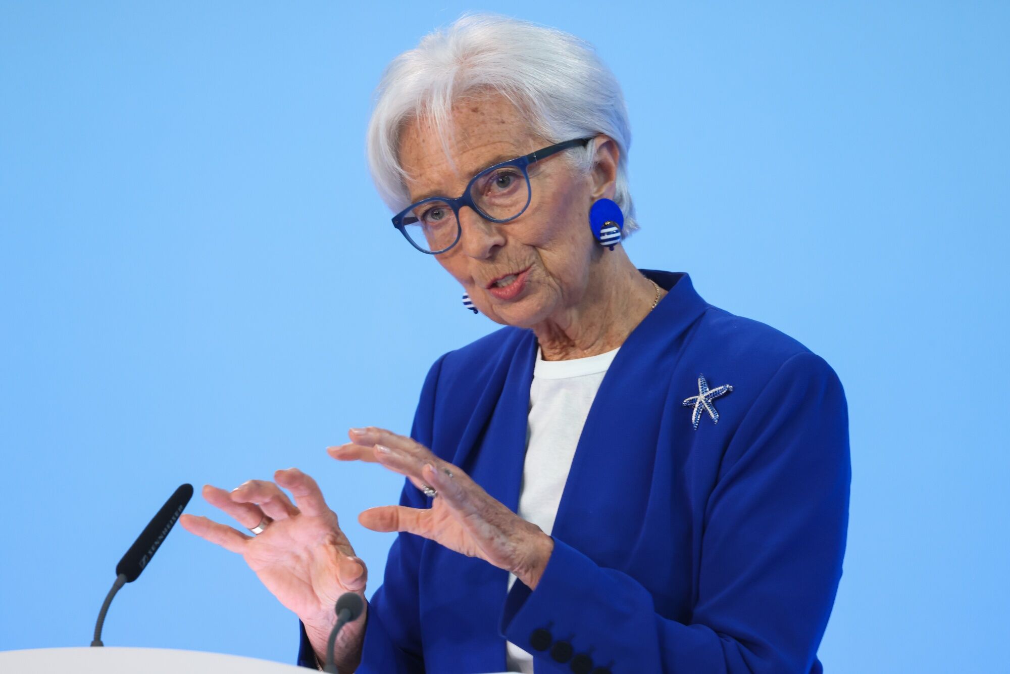 Lagarde says China should be part of any talks on FX imbalances