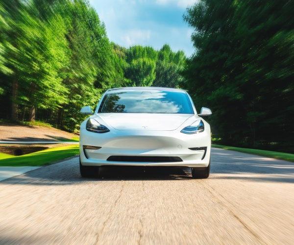 Tesla on autopilot crashes into home, killing Texas woman