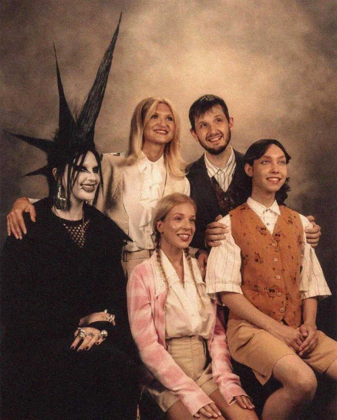 18 family photos parents had to hide