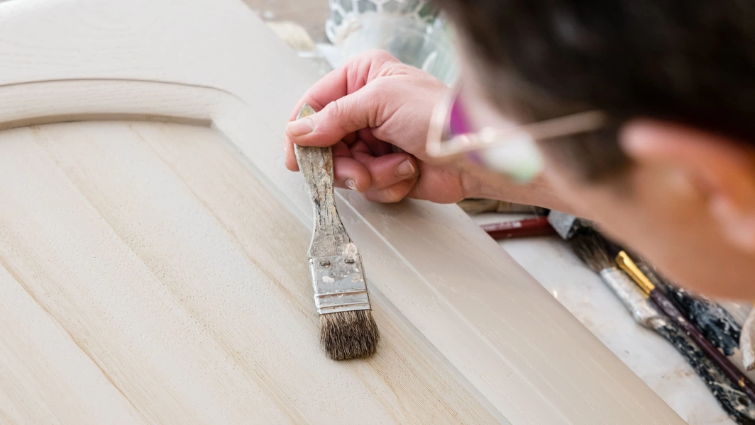 Chalk paint techniques, benefits, and trends