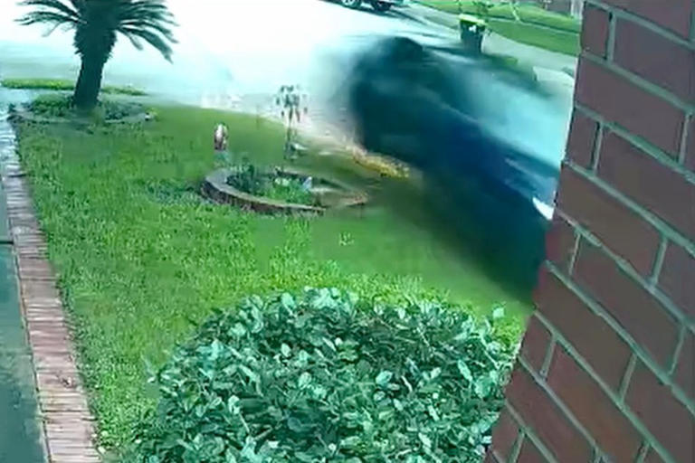 Disturbing video shows Tesla crash into Texas home, killing grandma, 76 ...