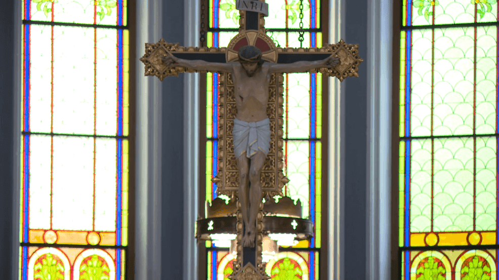 Historic Cincinnati Catholic church holds final mass after 165 years