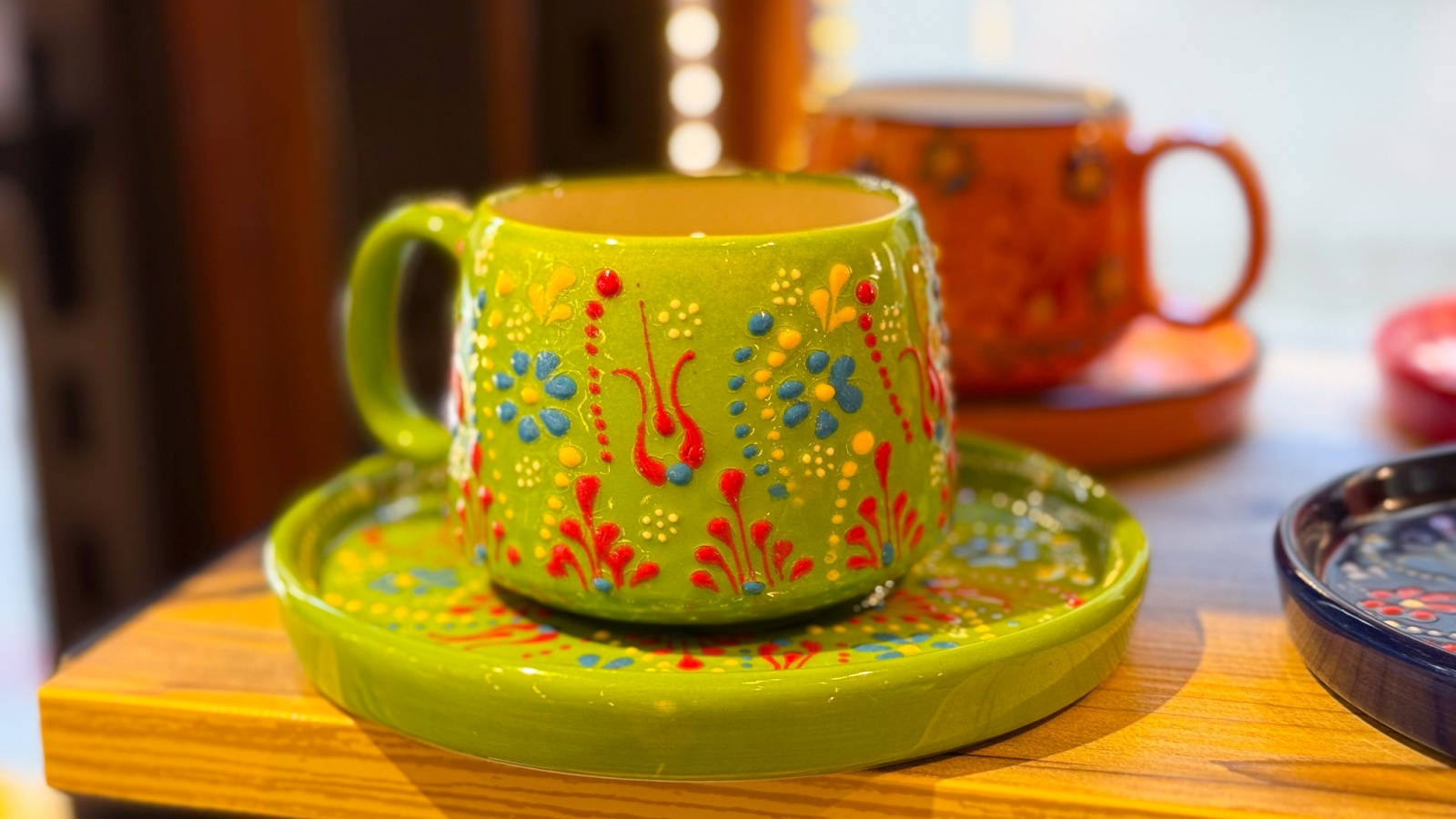Old coffee mug hacks that turn forgotten cups into clever home helpers
