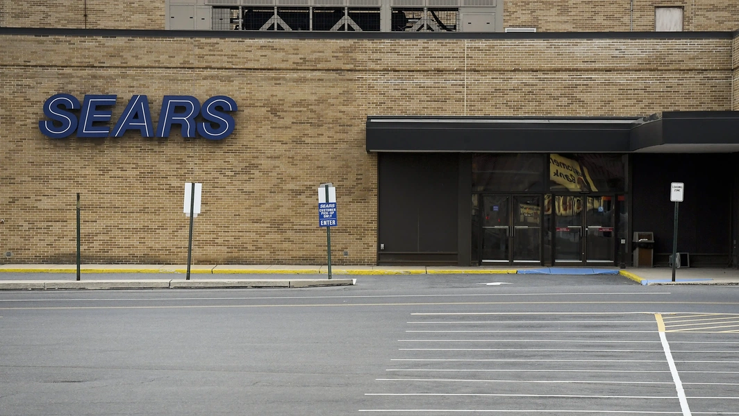 10 once-popular mall stores that vanished