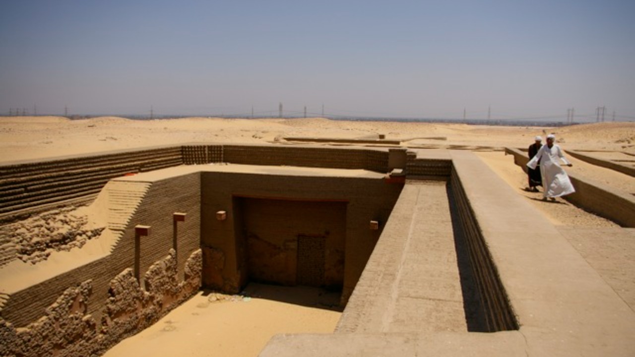 The Minya tombs mirror the famous tomb of King Den at Abydos