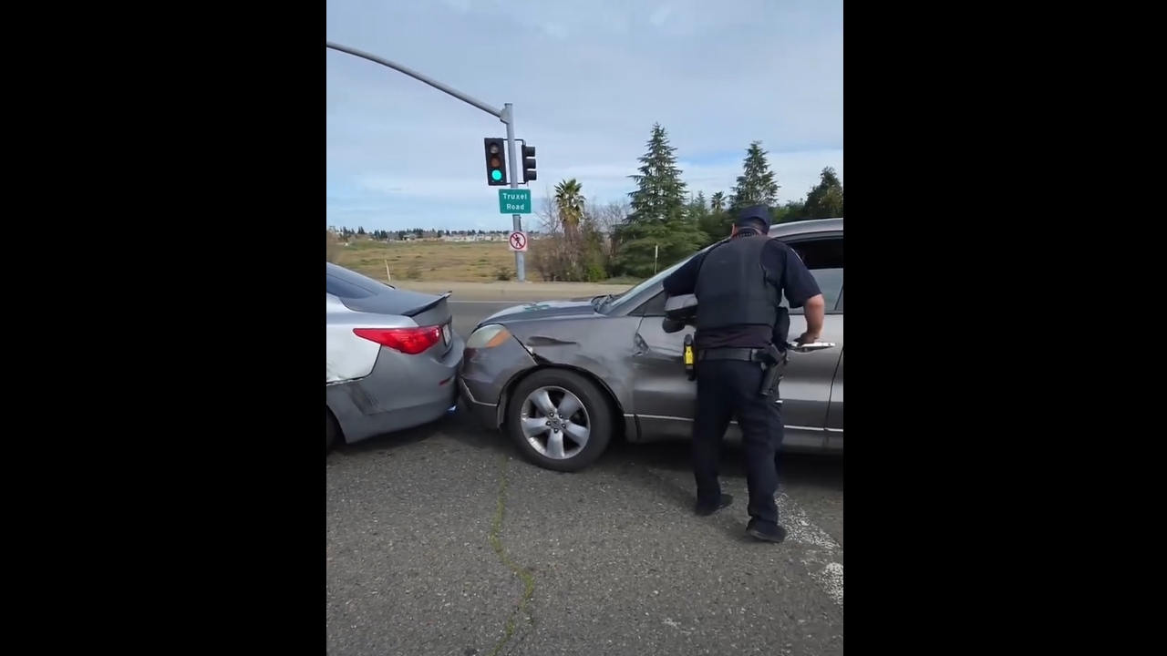 Massive multi-car crash shakes Sacramento