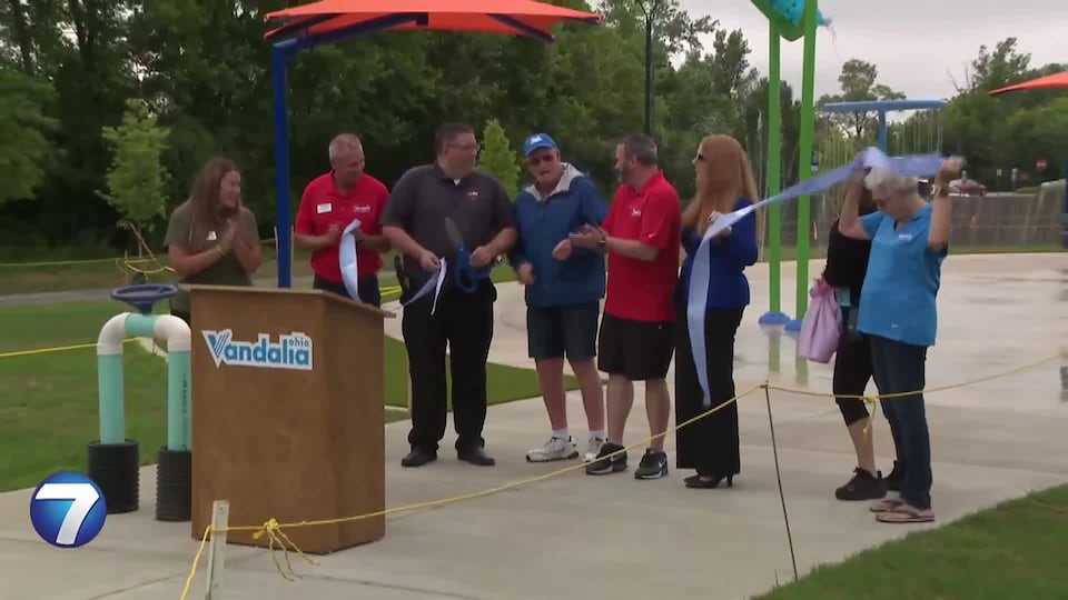 Ribbon-cutting held for new splash pad in Vandalia