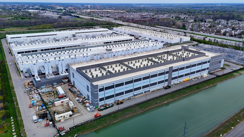 Amazon's data centers reportedly used over 2.5 billion gallons of water ...