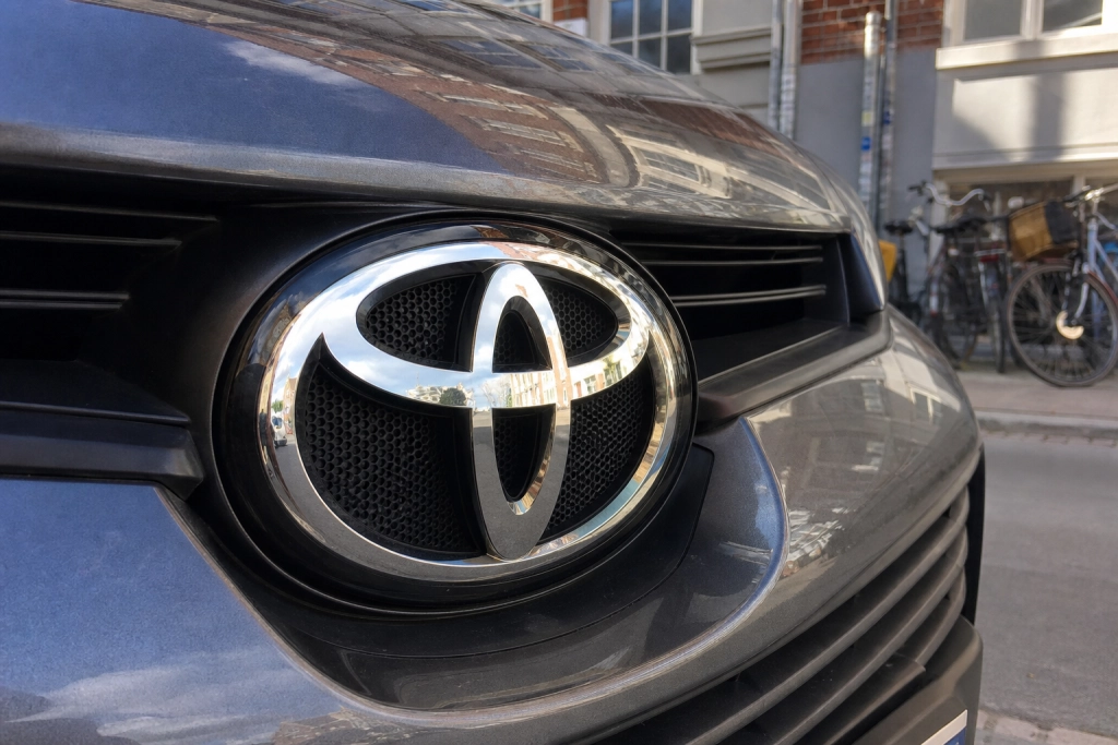 Toyotas bestyrelsesformand om elbil-omstillingen: "Det er min største ...