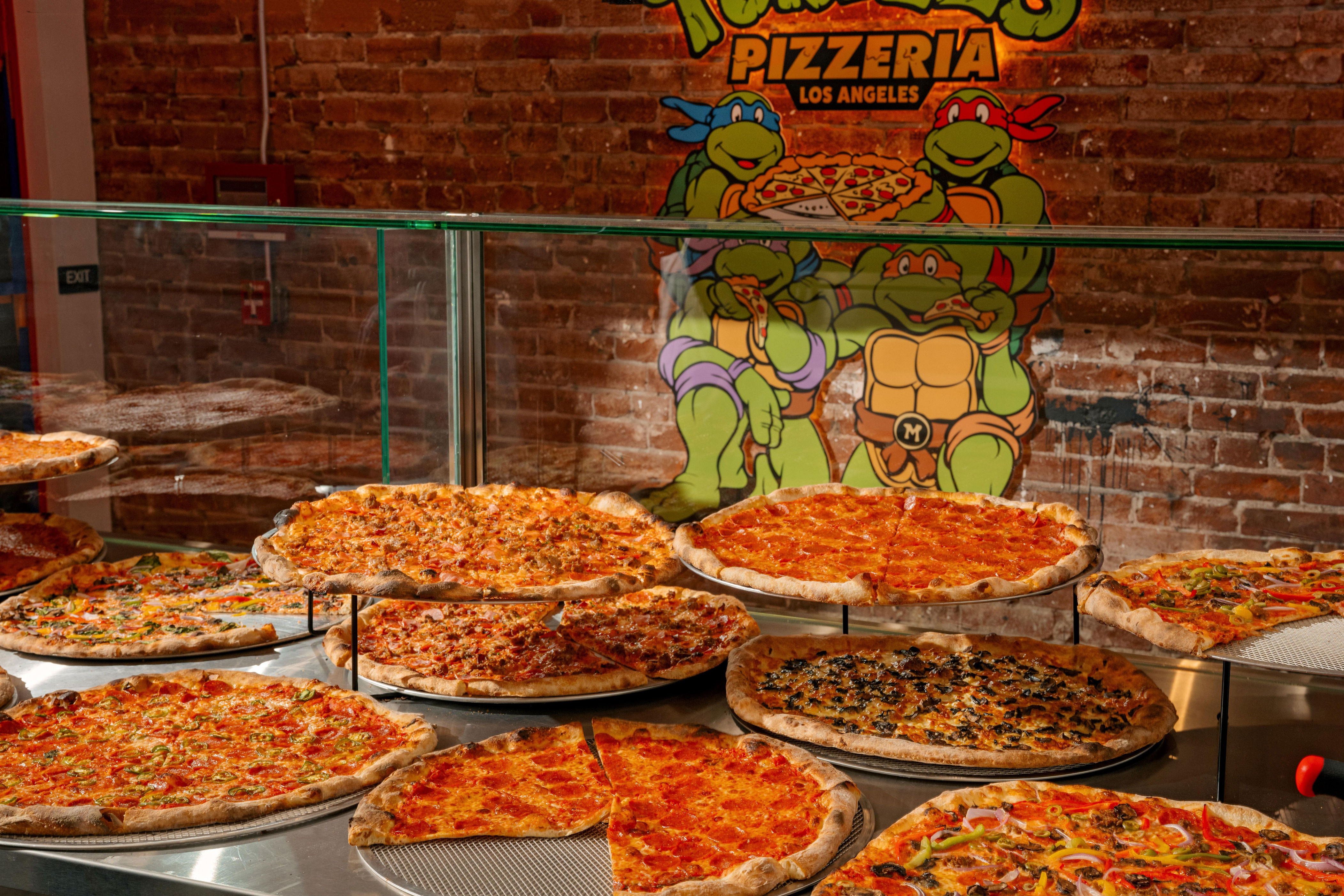 A 'Teenage Mutant Ninja Turtles' pizzeria skates into Santa Monica with ...