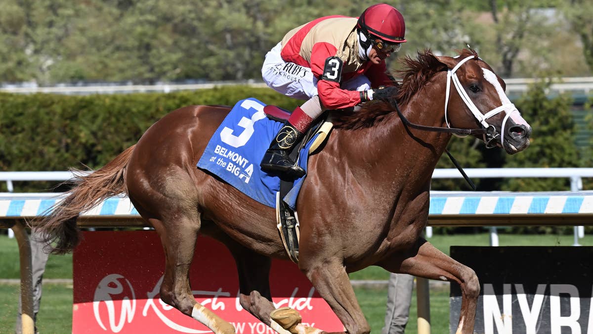 Antiquarian stretches out in Suburban Stakes