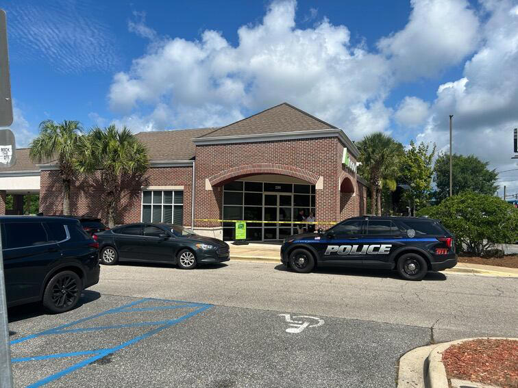 Tallahassee police investigating scene at Regions Bank on North Monroe ...