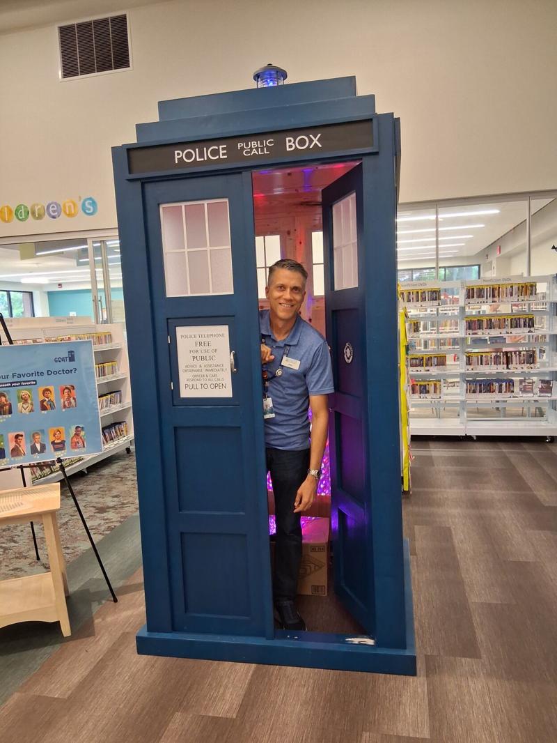 A life-size TARDIS replica comes to Charleston library for time-travel ...