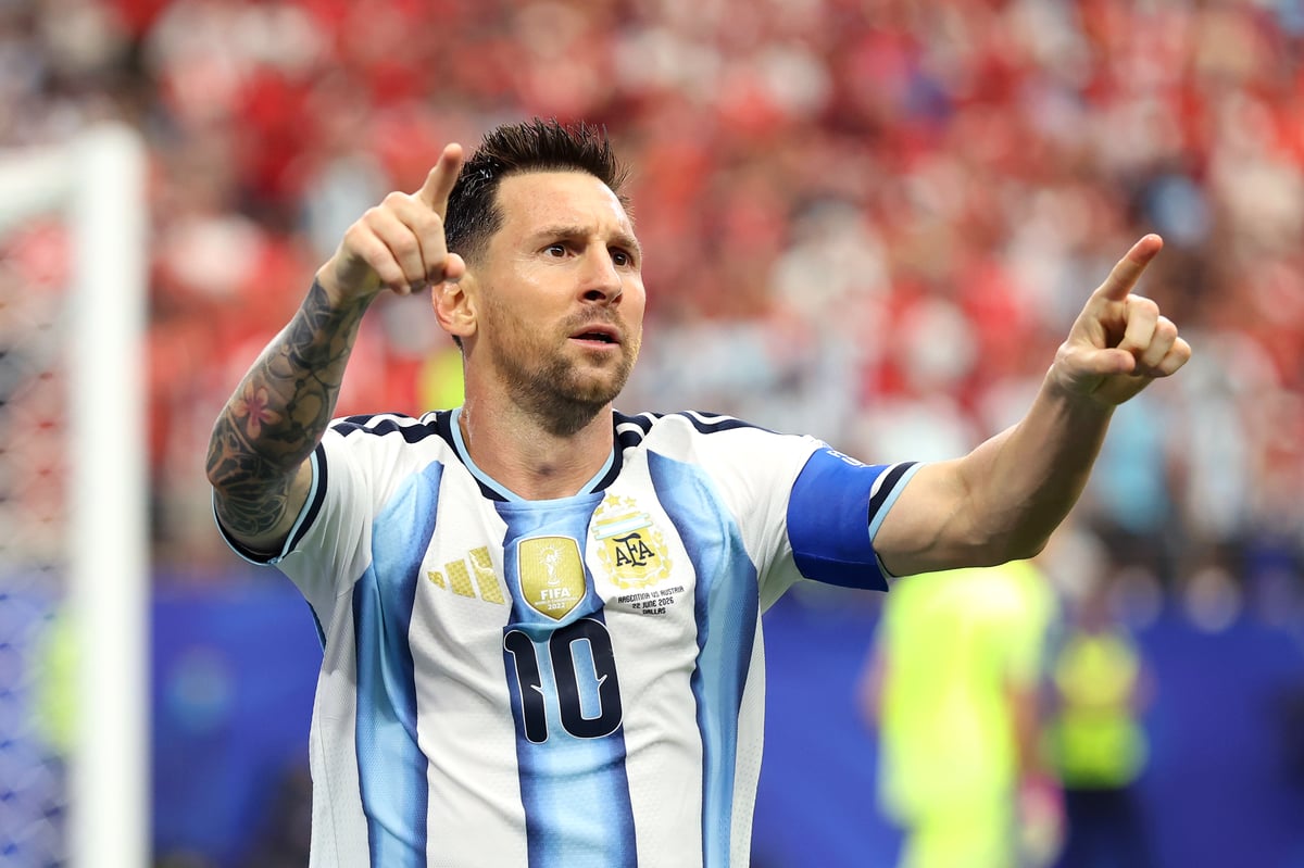 Argentina 1-0 Austria: Holders ahead at break - Live