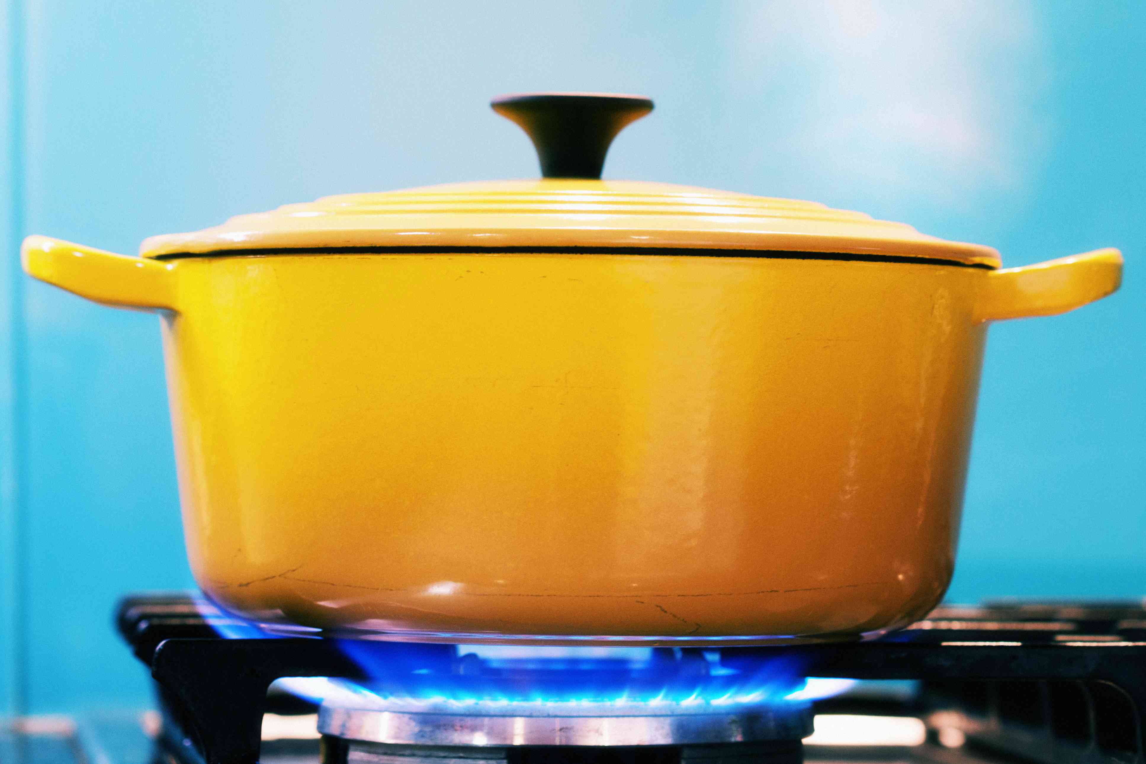 5 kitchen habits you have to stop—they're a fire hazard, according to ...