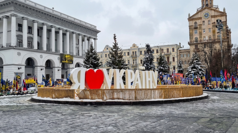 Kyiv, más de 4 años de guerra: la ciudad que resiste, celebra, llora y ...