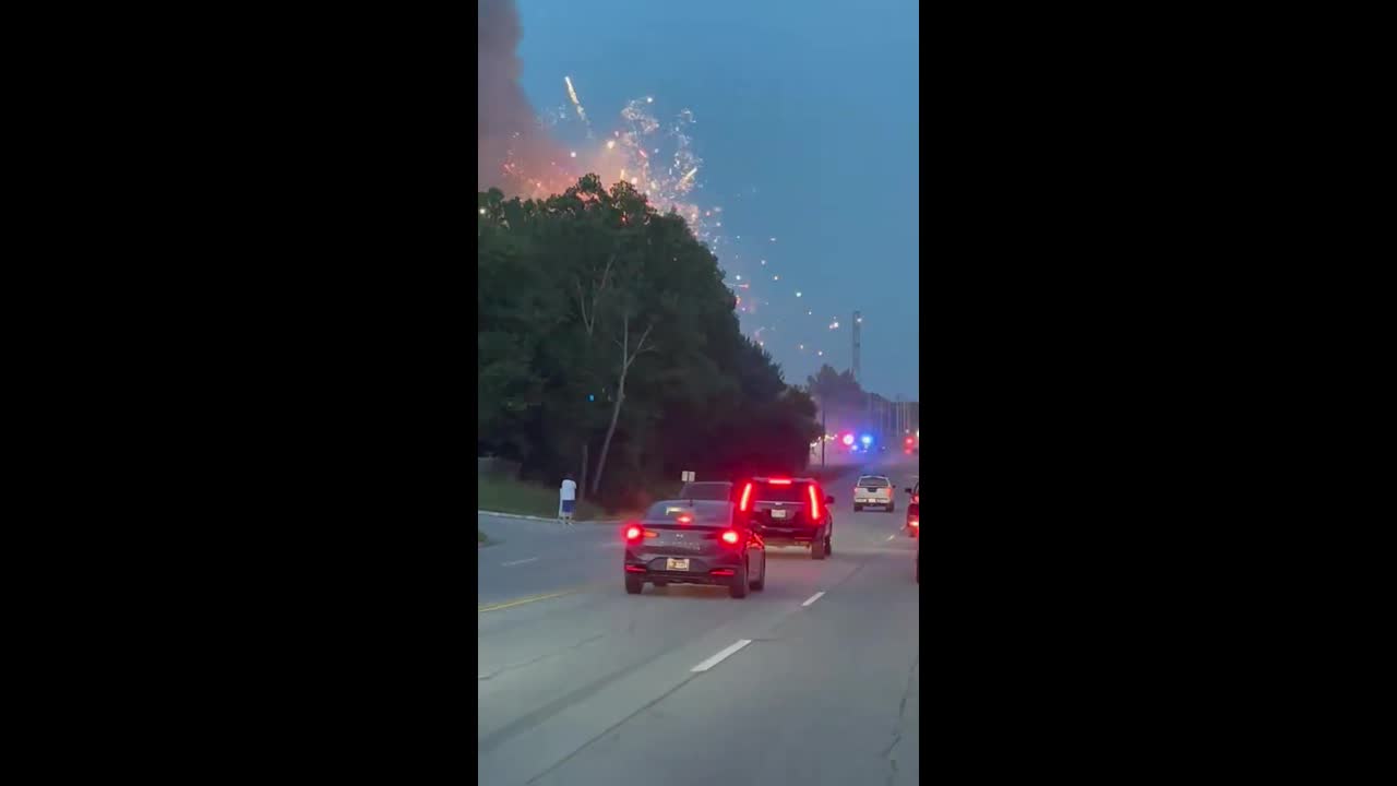 US: Fireworks stand fire reported in Broken Arrow, Oklahoma