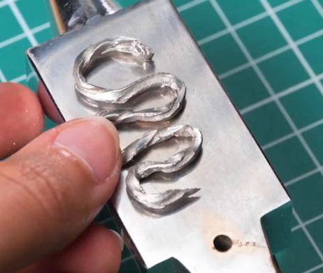 Turning old cutlery into creative treasures!