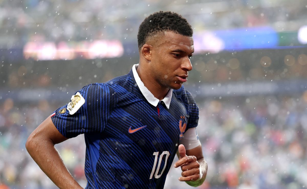 Why is France vs Iraq second half delayed? Updated restart time for ...