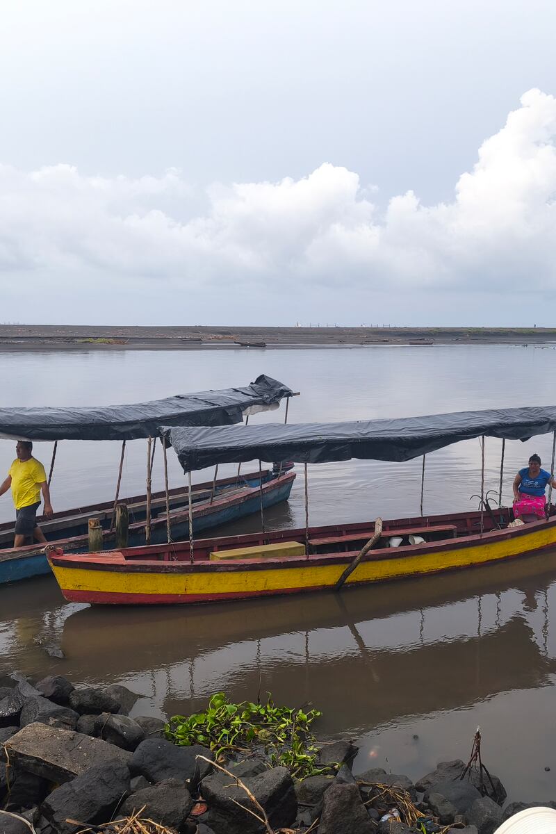 Pescadores acusan expulsiones y presión interna en cooperativa de ...